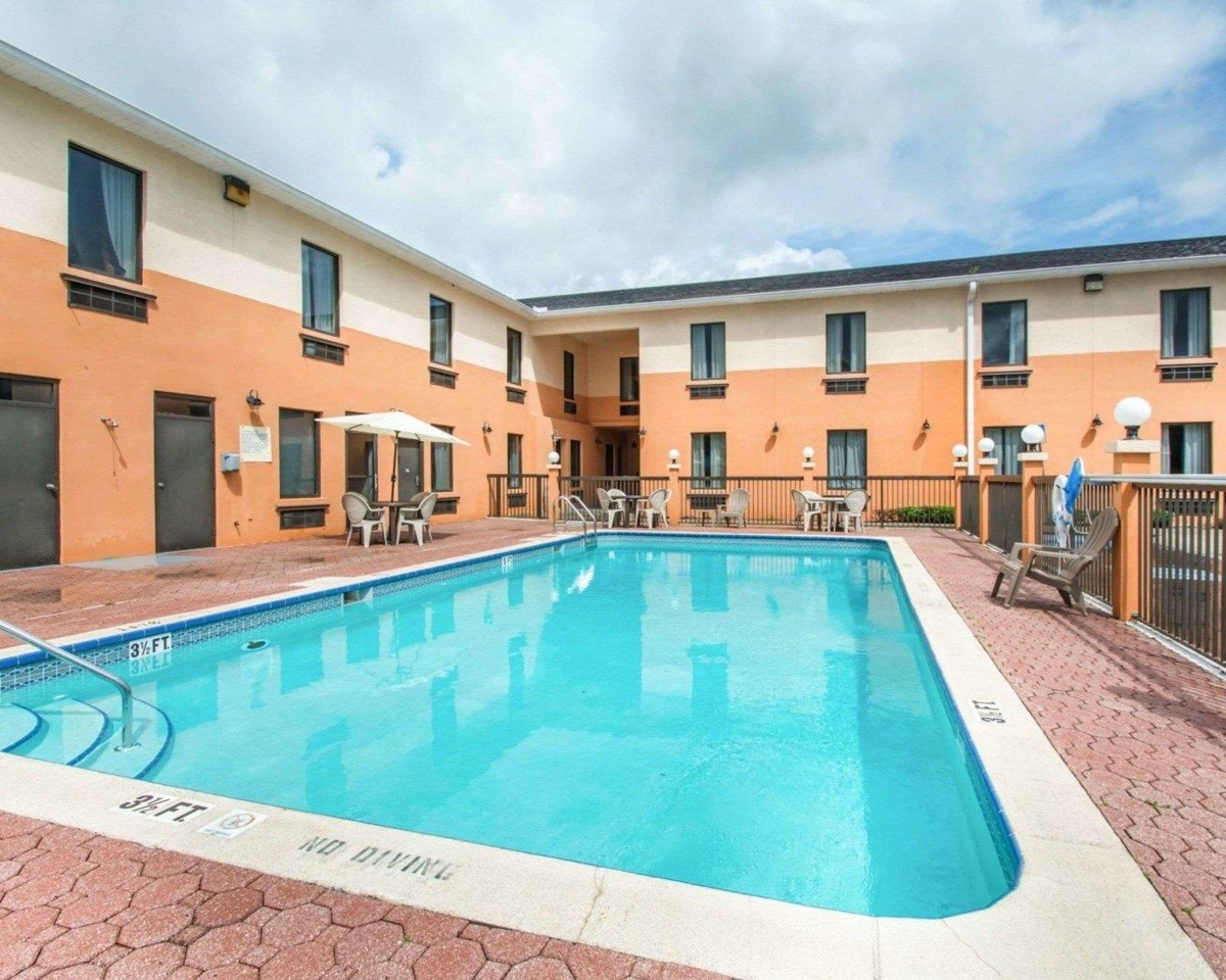 Hotel Rodeway Inn Wesley Chapel, USA Florida - Invia
