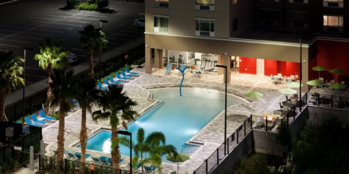 Hotel Holiday Inn Express & Suites Orlando At Seaworld, USA Florida ...