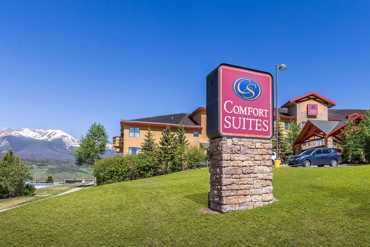 Hotel Comfort Suites Summit County, USA - Invia