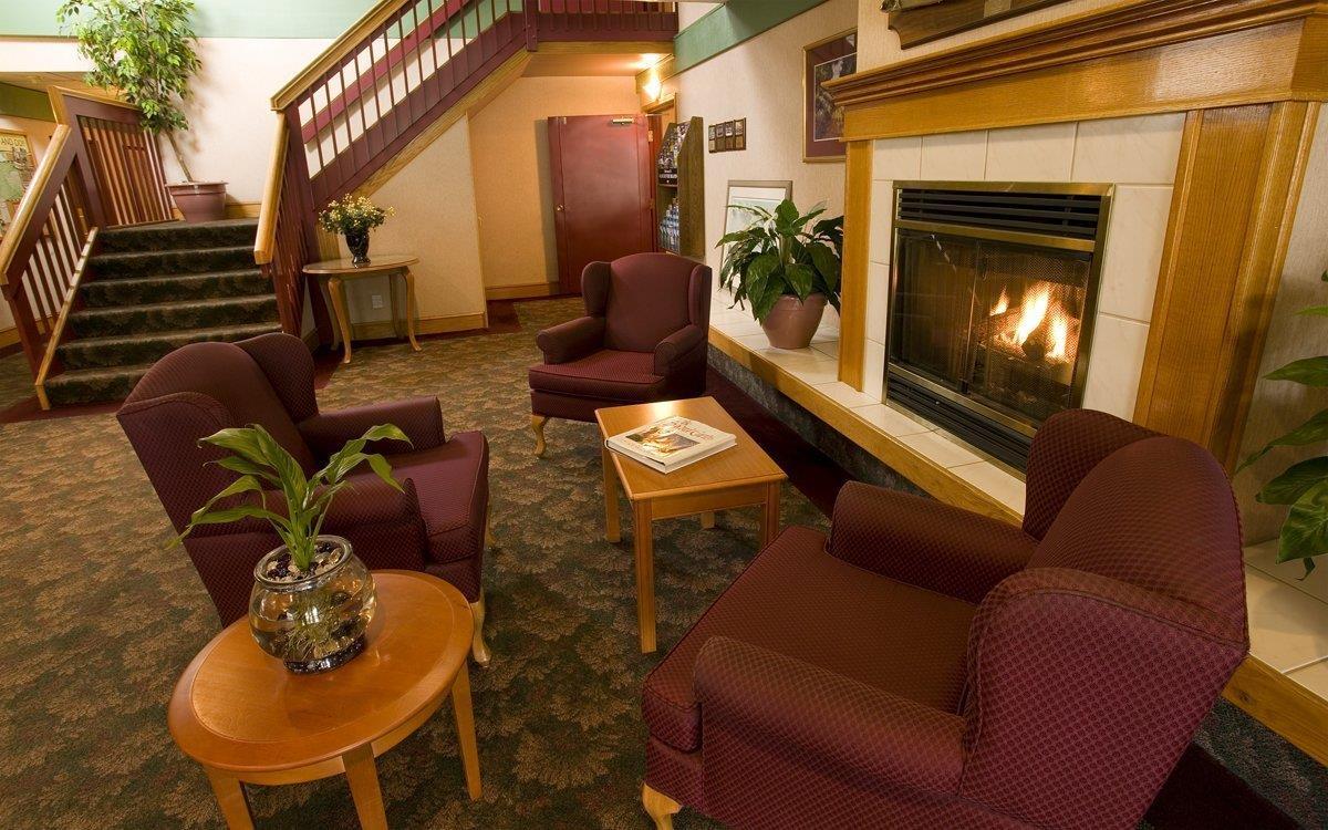 Hotel The Hospitality Inn, Kanada - 408 € Invia