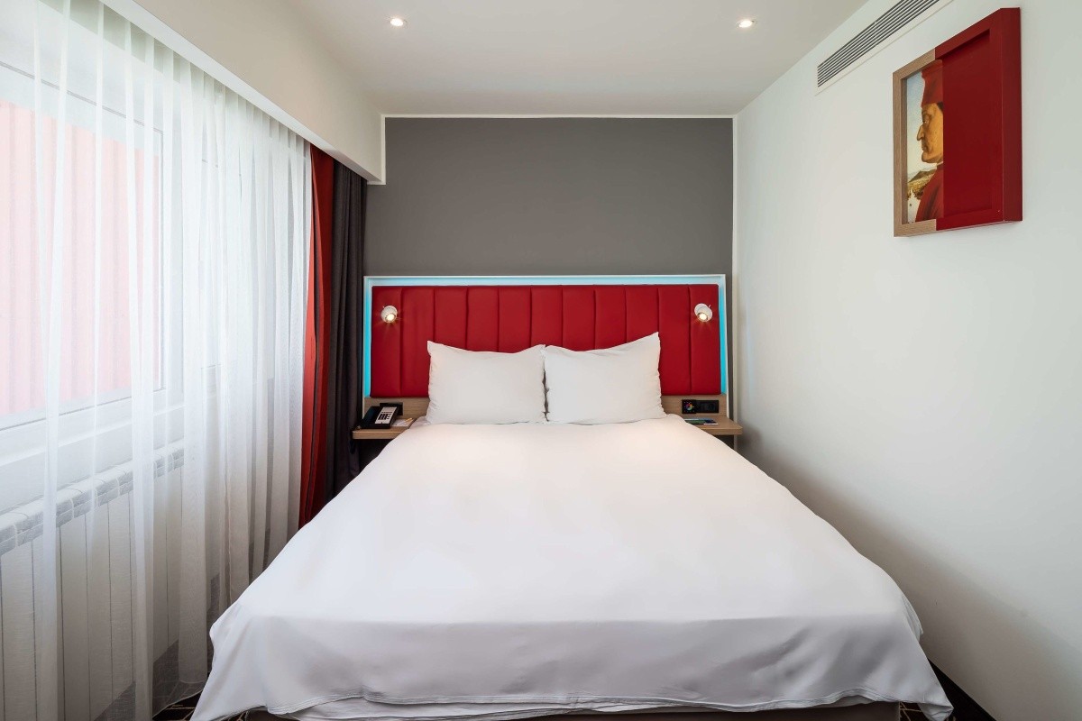 Park Inn by Radisson Bucharest Hotel & Residence szállás, Románia ...