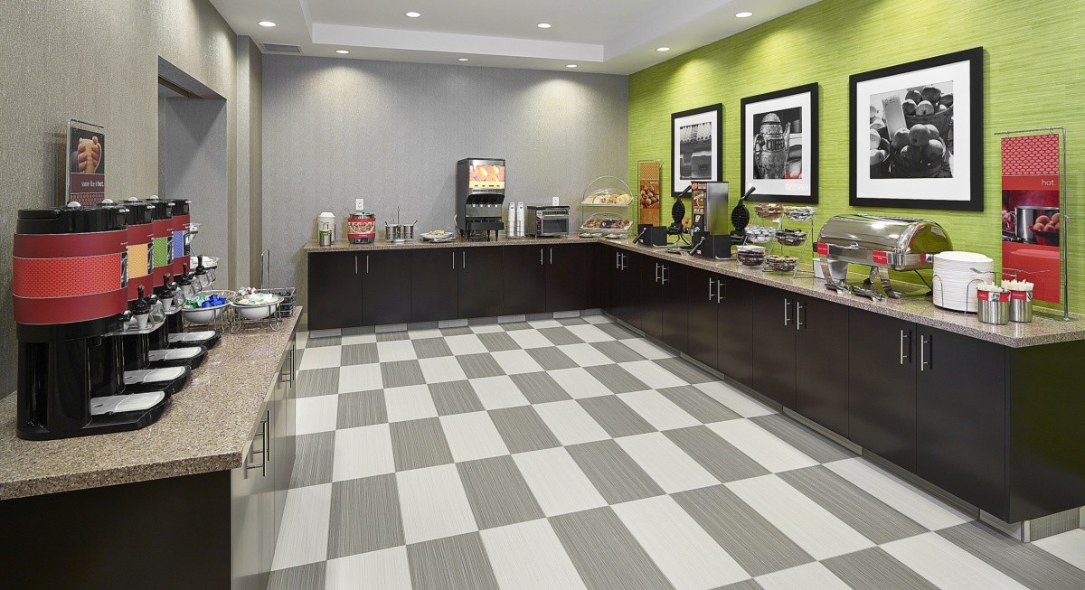 Hotel Hampton Inn by Hilton Calgary Airport North, Kanada - Invia