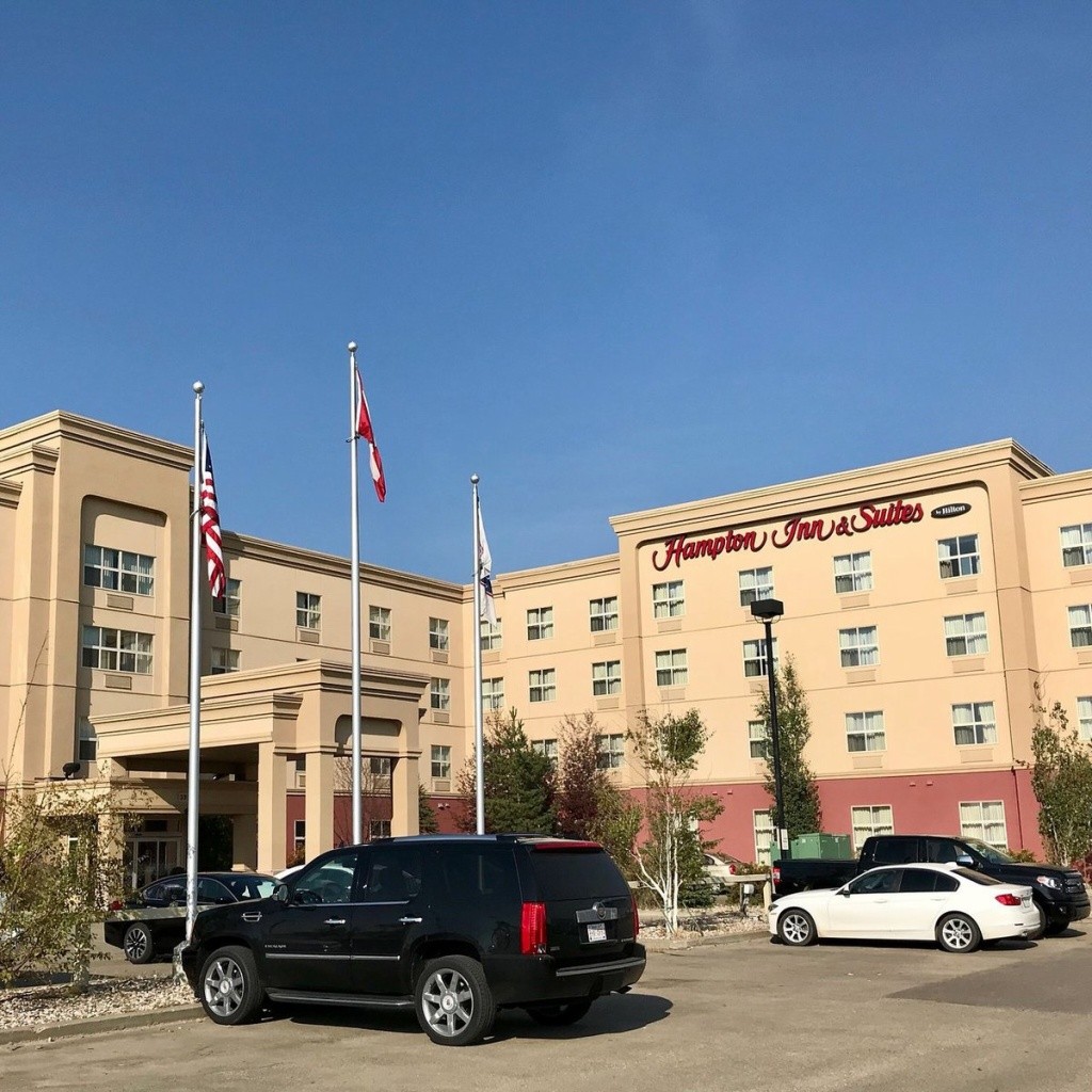 Hotel Hampton Inn & Suites by Hilton Edmonton International Airport ...