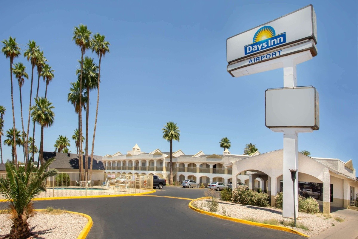 Hotel Days Inn Airport Phoenix, USA - Invia