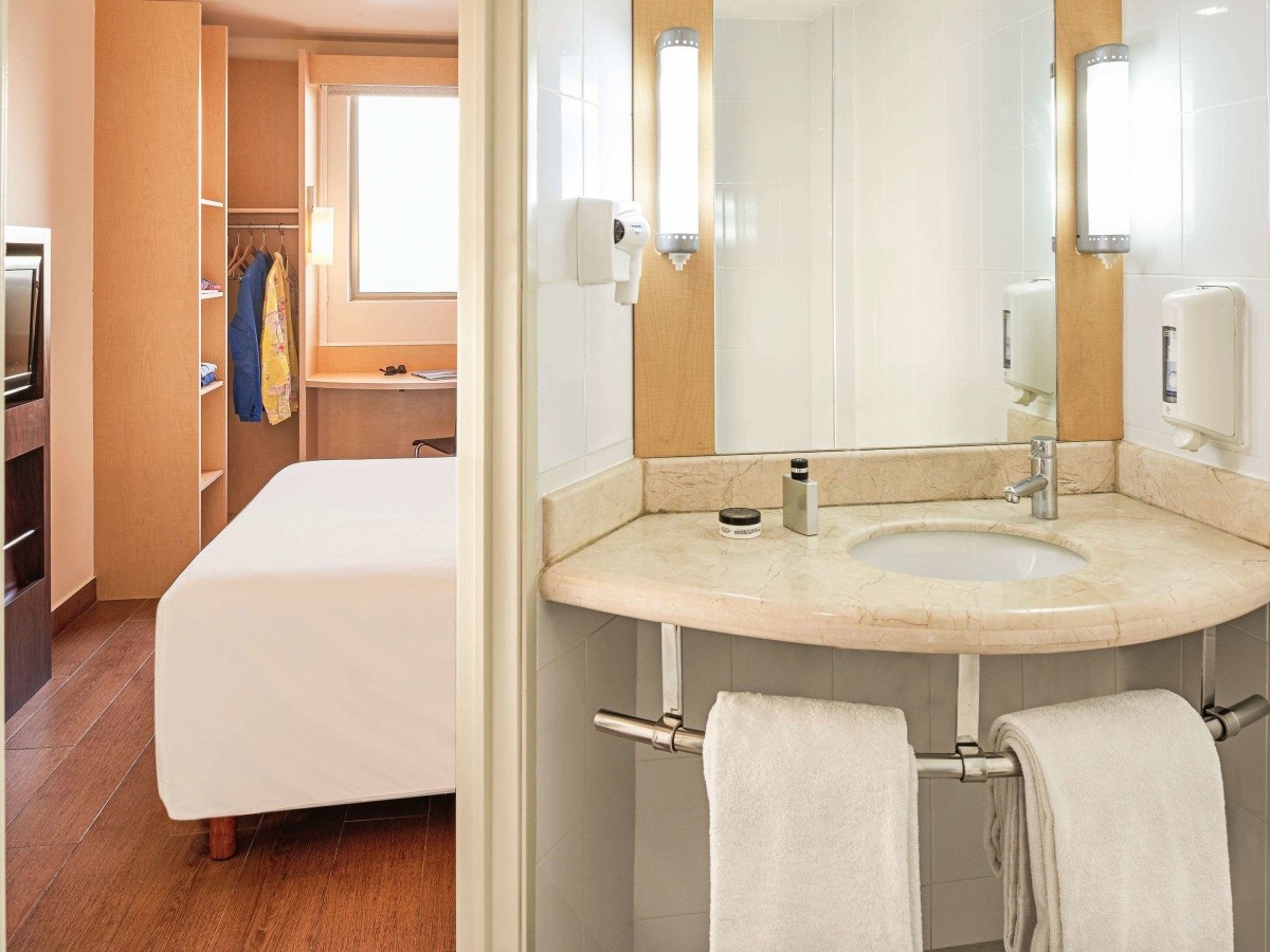 Hotel Ibis Cancun Centro, Mexiko Cancún - 19 275 Kč Invia