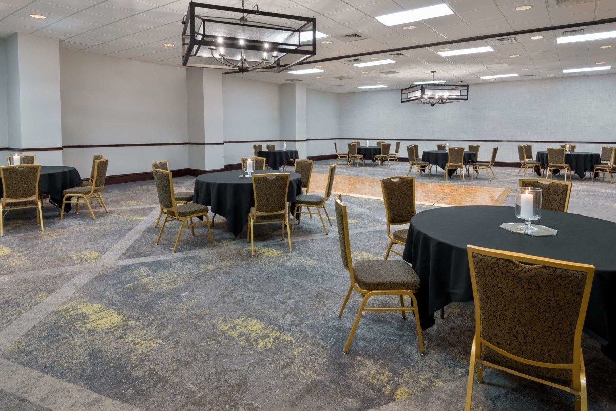Hotel Embassy Suites Dallas Park Central Area, USA - Invia