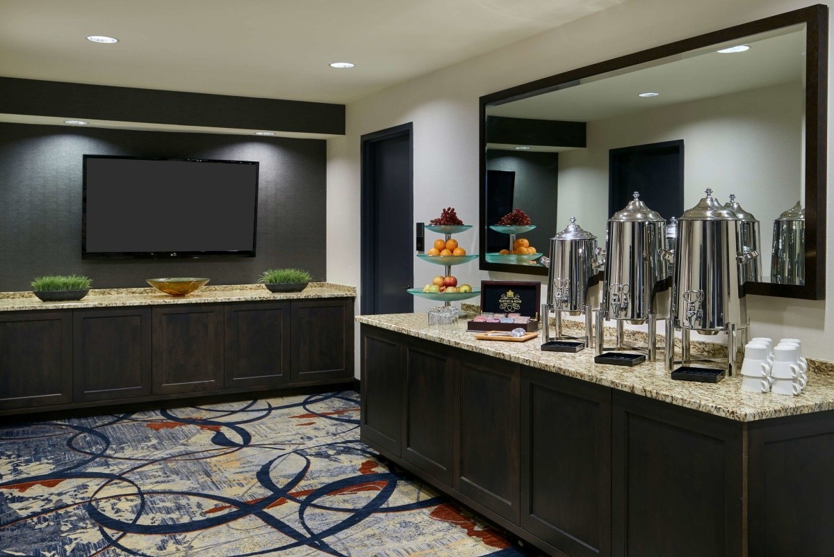 Hotel The Inn at Penn, a Hilton, USA - 23 314 Kč Invia