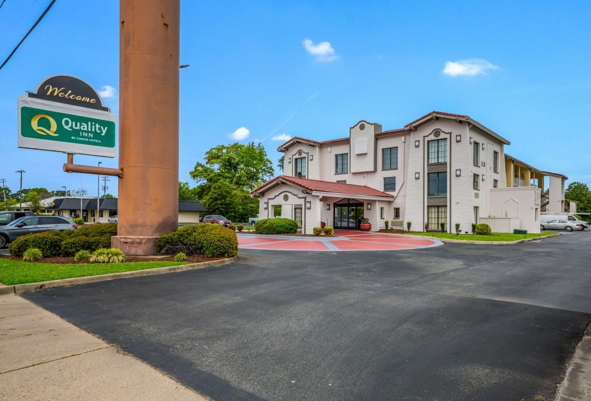 Hotel Ambassador Inn & Suites Hampton, USA - Invia