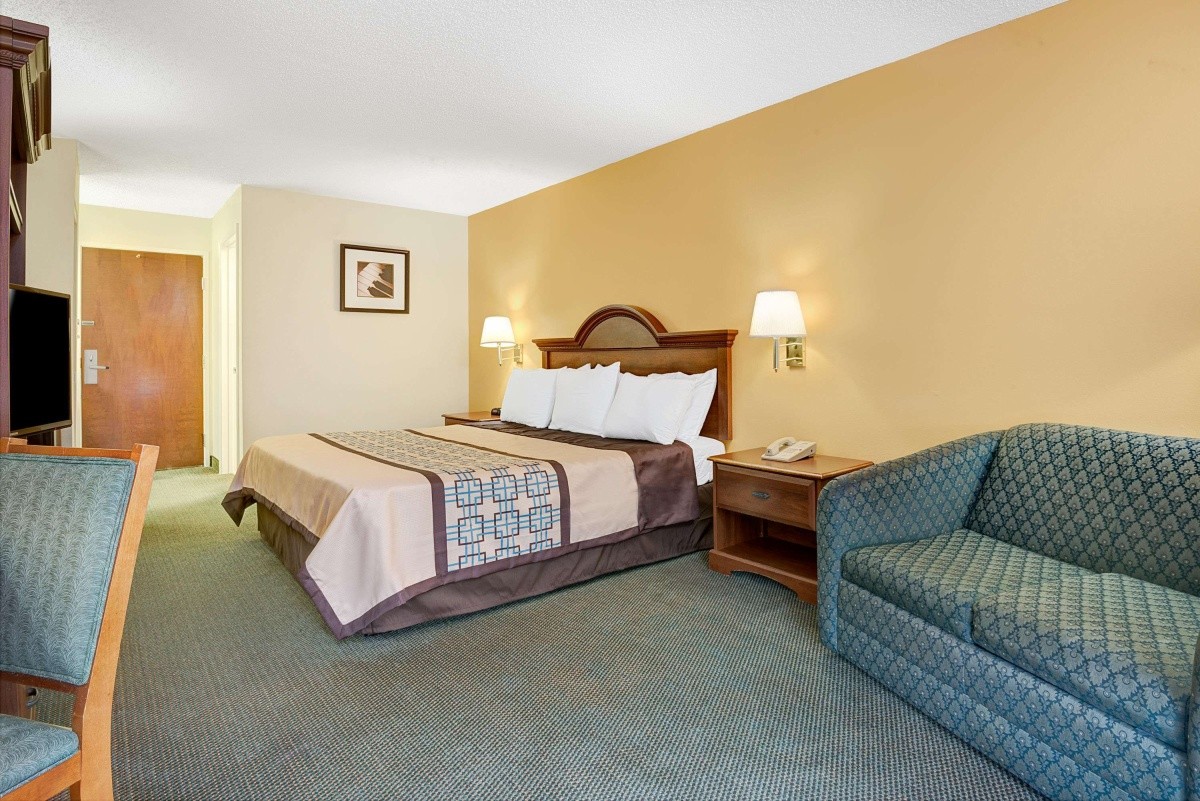 Hotel Days Inn Burlington East, USA - 266 € Invia