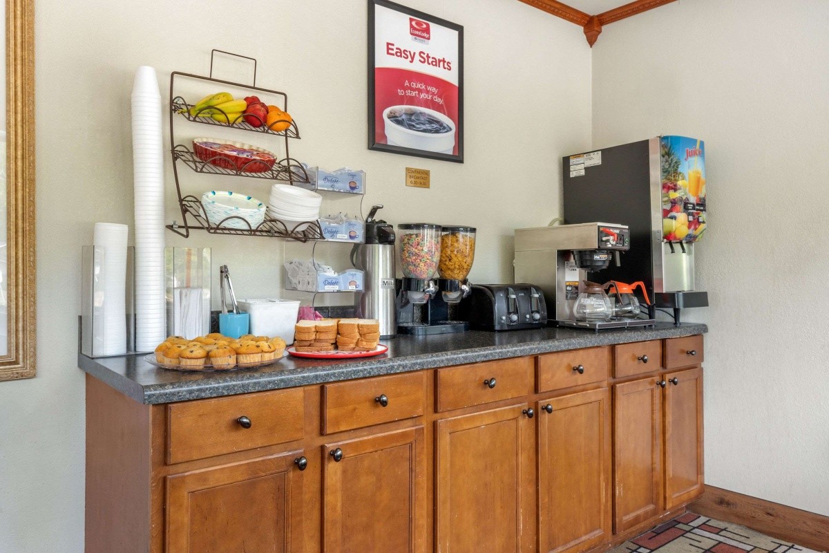 Hotel Econo Lodge Fort Jackson, USA - Invia