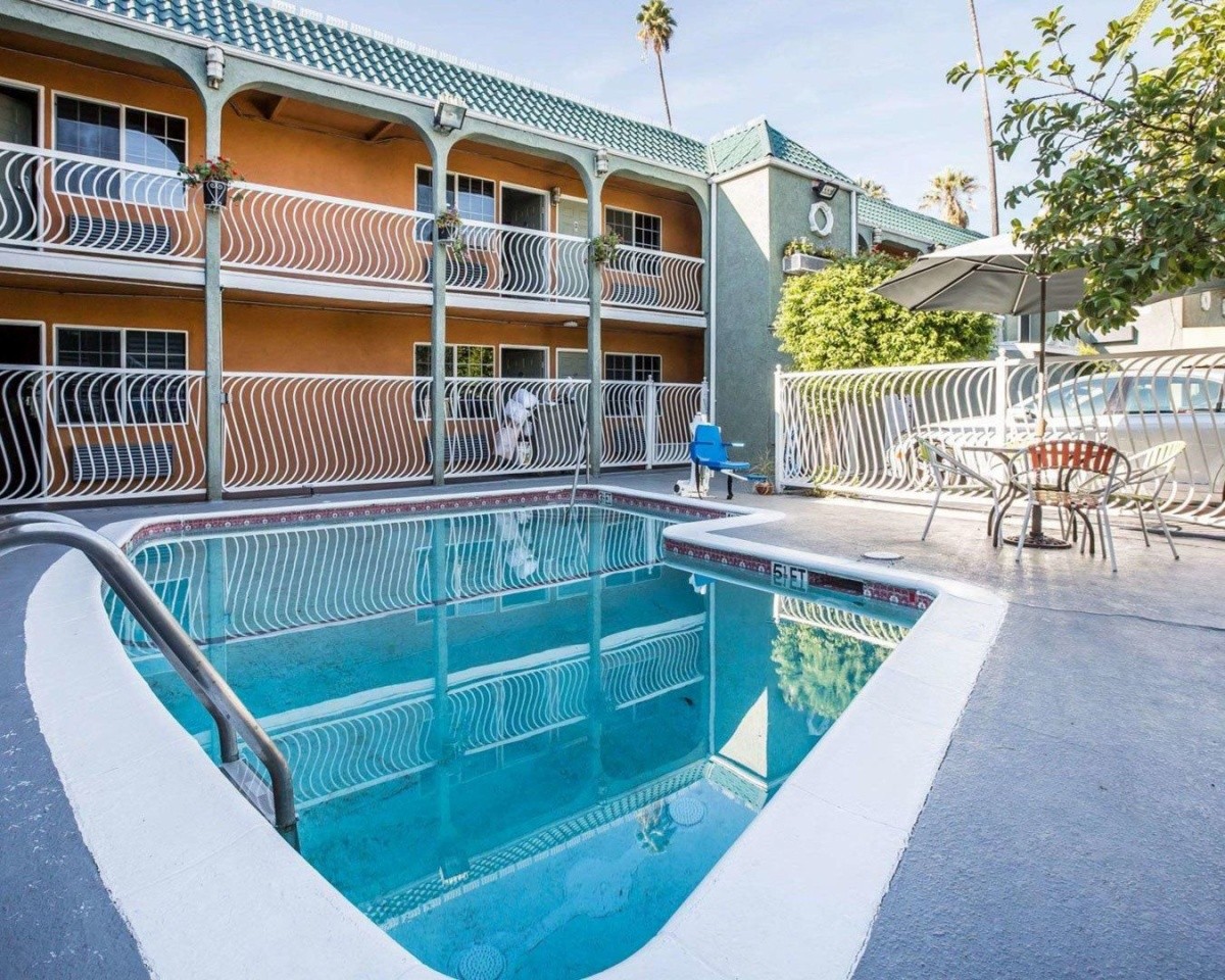 Hotel Rodeway Inn Hollywood, USA Kalifornie - 11 509 Kč Invia