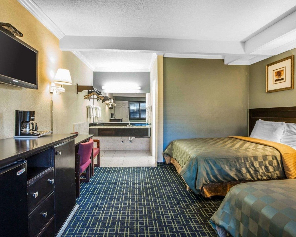Hotel Rodeway Inn Hollywood, USA Kalifornie - 11 509 Kč Invia