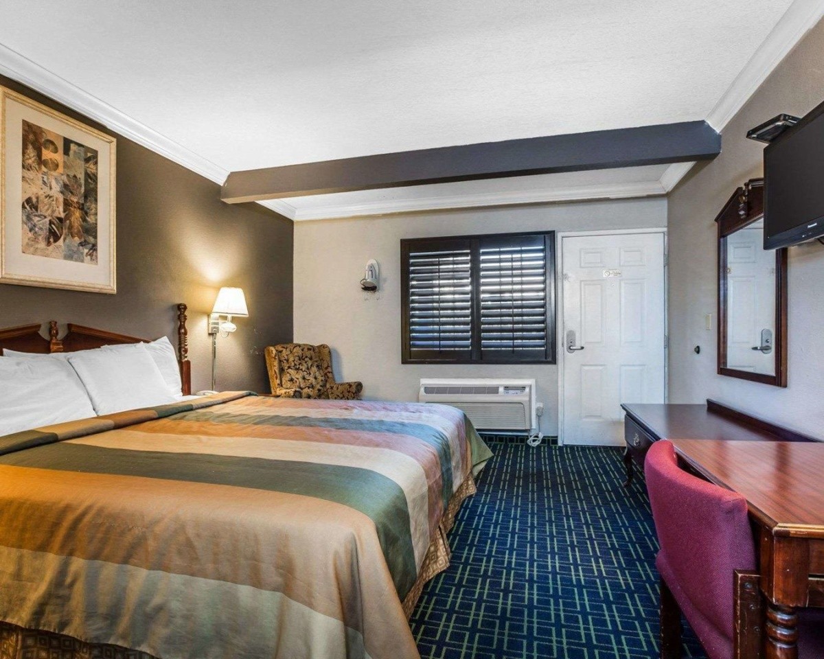 Hotel Rodeway Inn Hollywood, USA Kalifornie - 11 509 Kč Invia