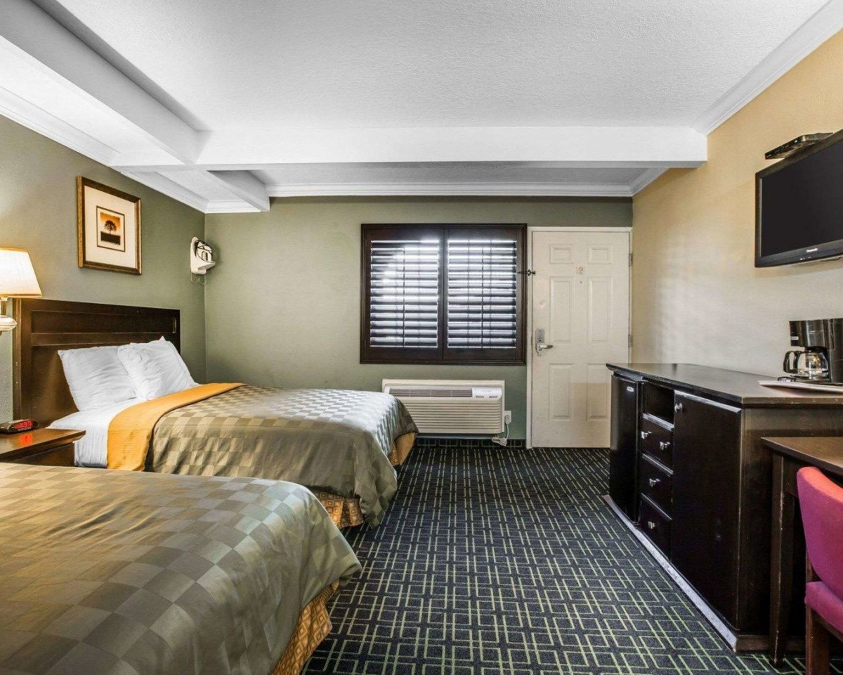 Hotel Rodeway Inn Hollywood, USA Kalifornie - 11 509 Kč Invia