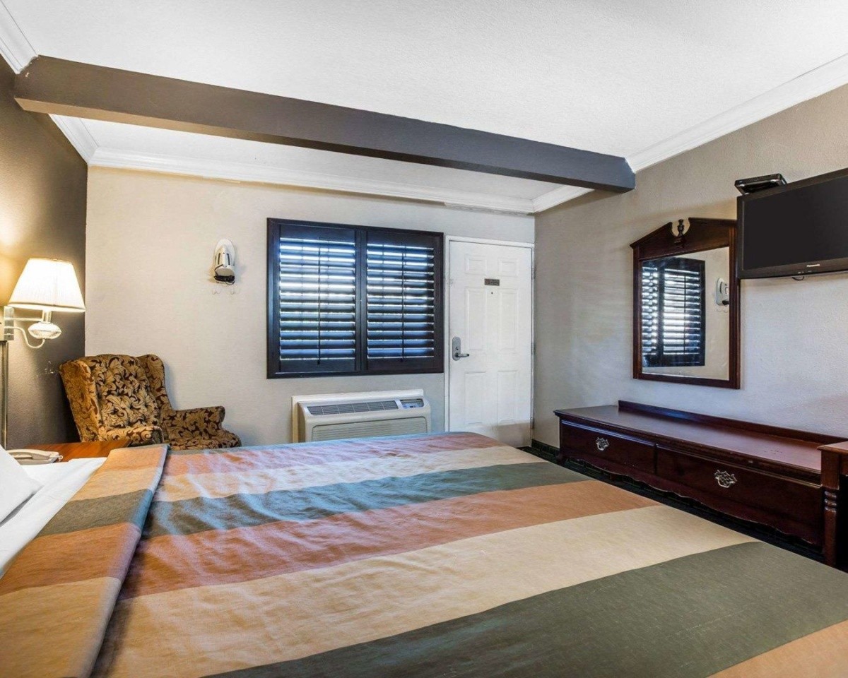 Hotel Rodeway Inn Hollywood, USA Kalifornie - 11 509 Kč Invia