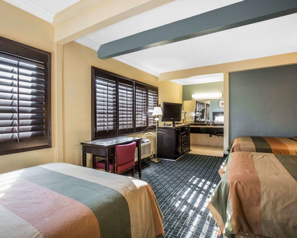 Hotel Rodeway Inn Hollywood, USA Kalifornie - 11 509 Kč Invia