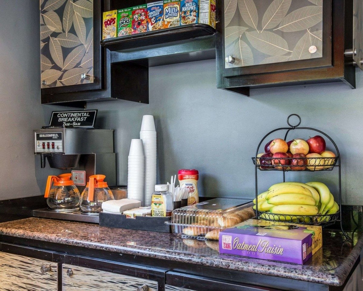 Hotel Rodeway Inn Hollywood, USA Kalifornie - 11 509 Kč Invia