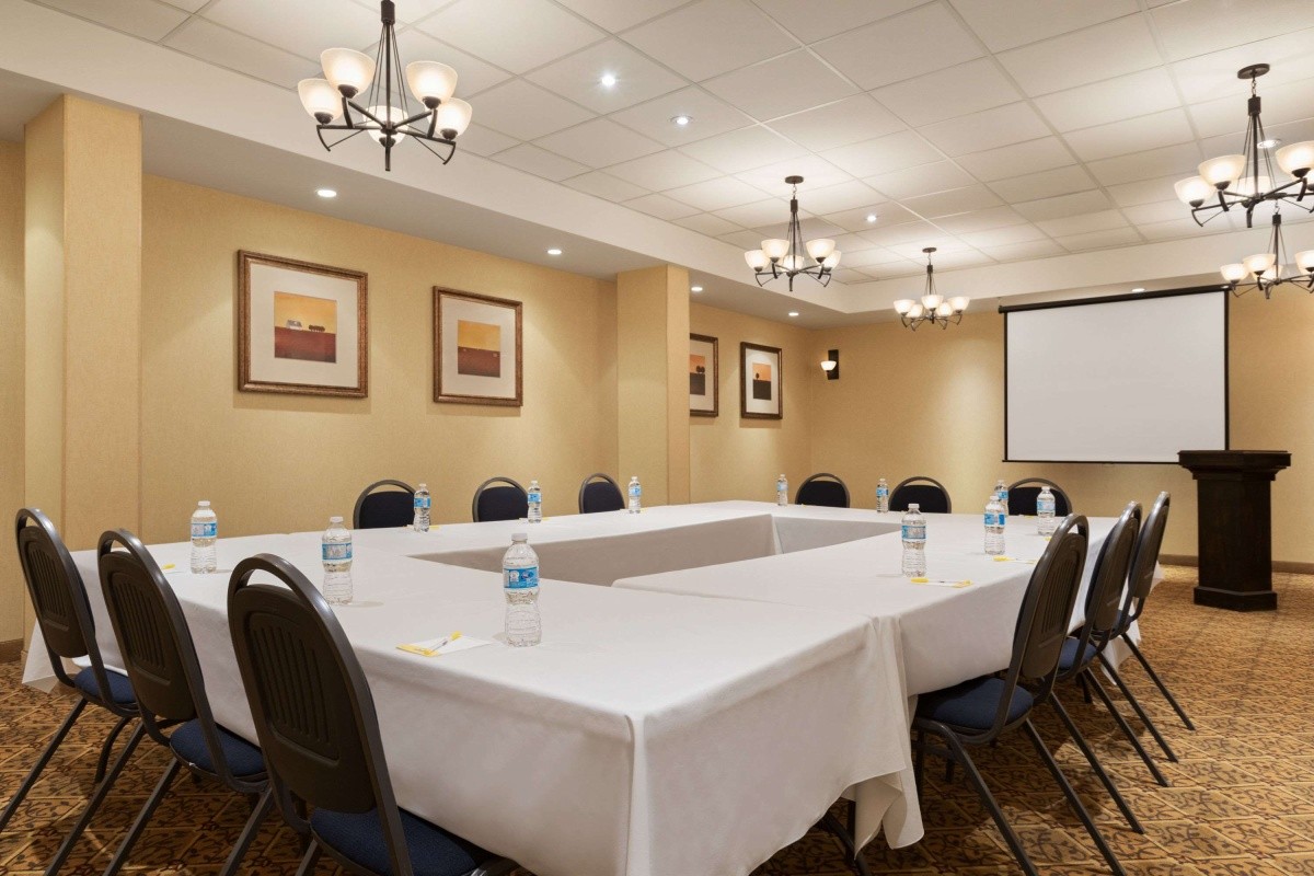Hotel Days Inn Edmonton Downtown, Kanada - 1 210 € Invia