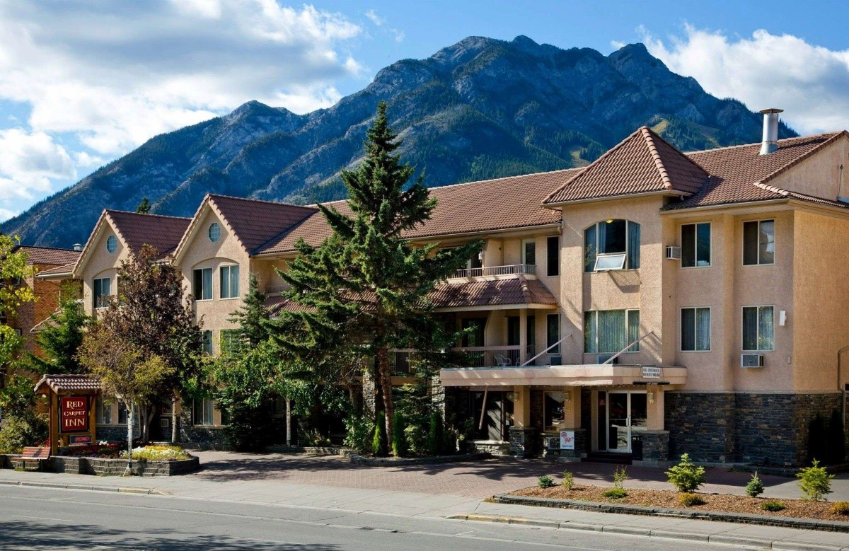 Hotel Red Carpet Inn, Kanada - 245 € Invia