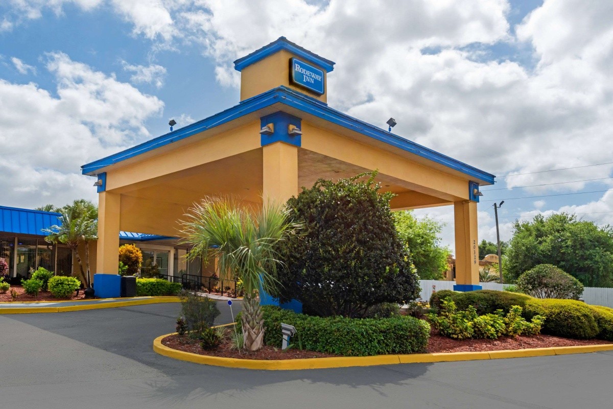 Hotel Rodeway Inn & Suites Orlando, USA Florida - Invia