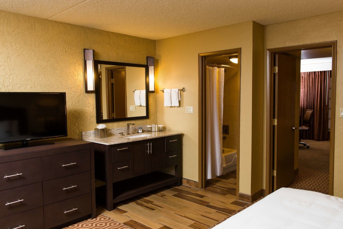 Hotel DoubleTree Suites by Hilton Tucson - Williams Center, USA - Invia