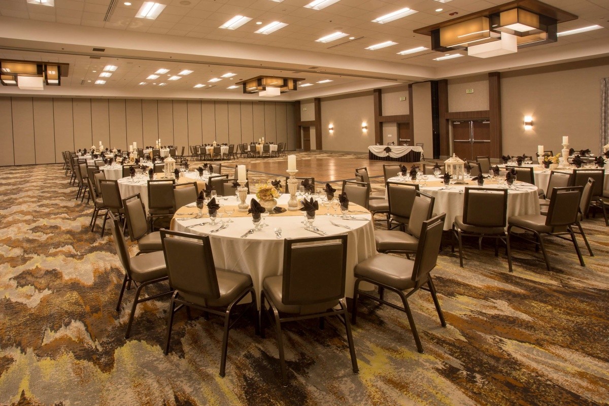 Hotel DoubleTree by Hilton Fresno Convention Center, USA California ...