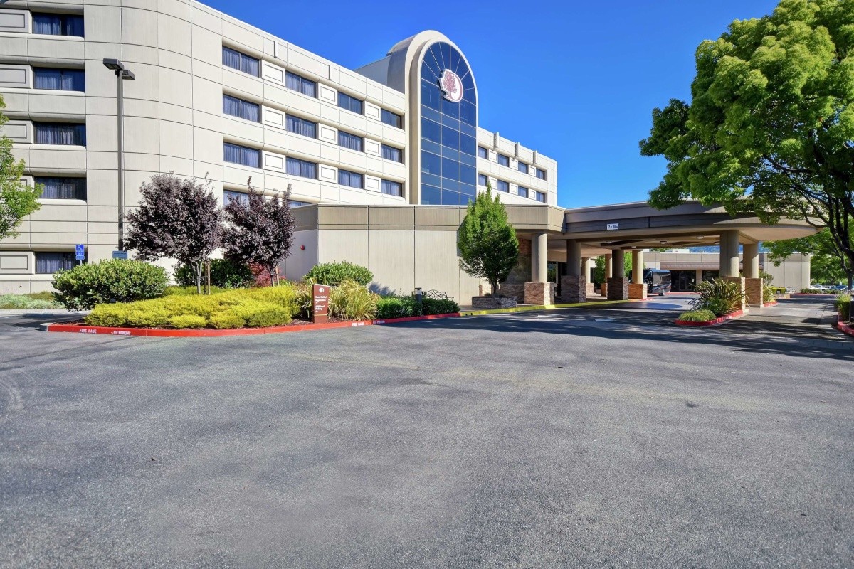 Hotel Doubletree by Hilton Pleasanton at the Club, USA - Invia