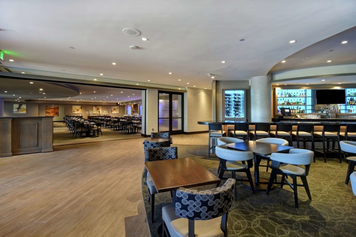 Hotel Doubletree by Hilton Pleasanton at the Club, USA - Invia