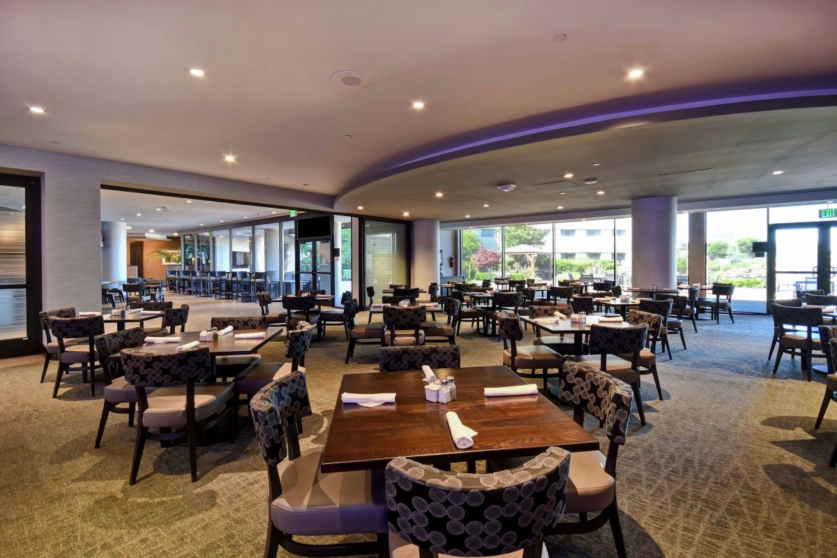 Hotel Doubletree by Hilton Pleasanton at the Club, USA - Invia