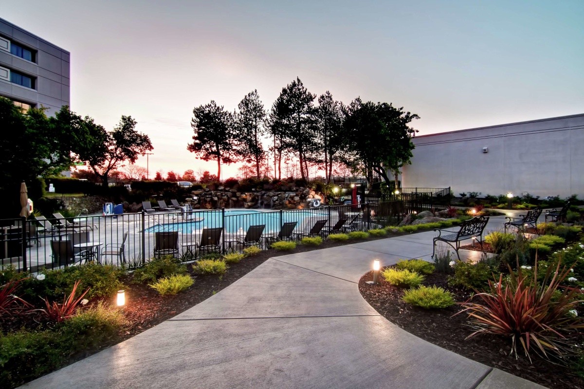 Hotel Doubletree by Hilton Pleasanton at the Club, USA - Invia
