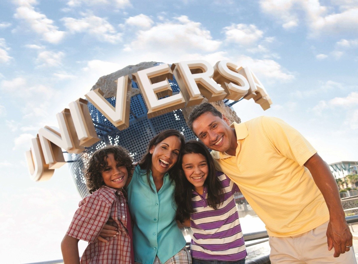 Hotel Doubletree by Hilton at the Entrance to Universal Orlando ...