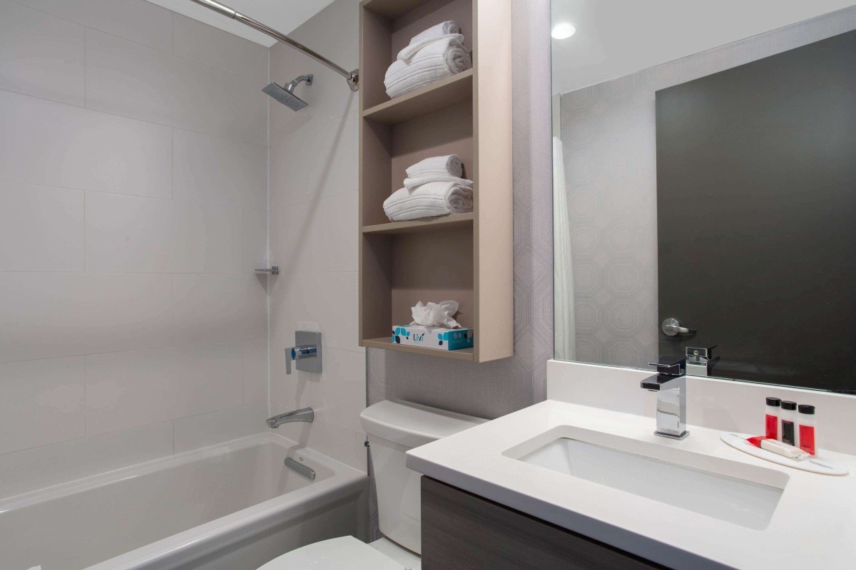 Hotel Microtel Inn by Wyndham Long Island City, USA New York - Invia