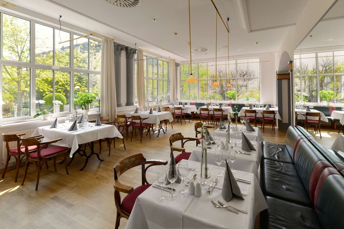 Hotel Hotel Kaiserin Augusta, Německo Durynsko - 7 724 Kč Invia