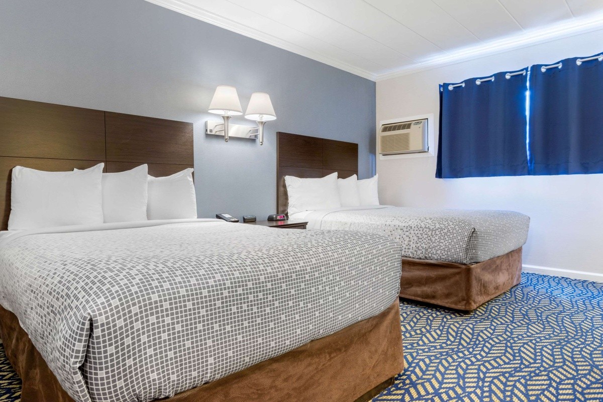 Hotel Econo Lodge Hicksville, USA California - 687 € Invia