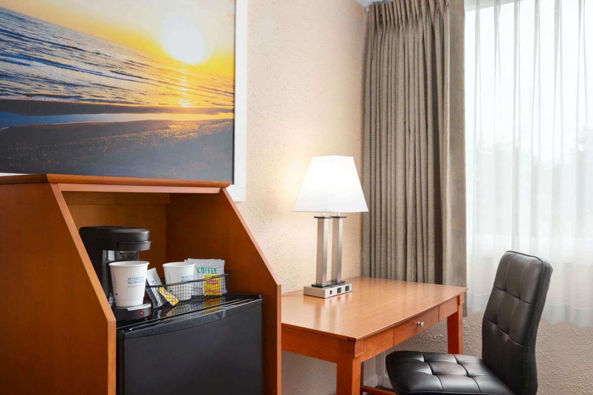 Hotel Days Inn Miami International Airport, USA Florida - Invia