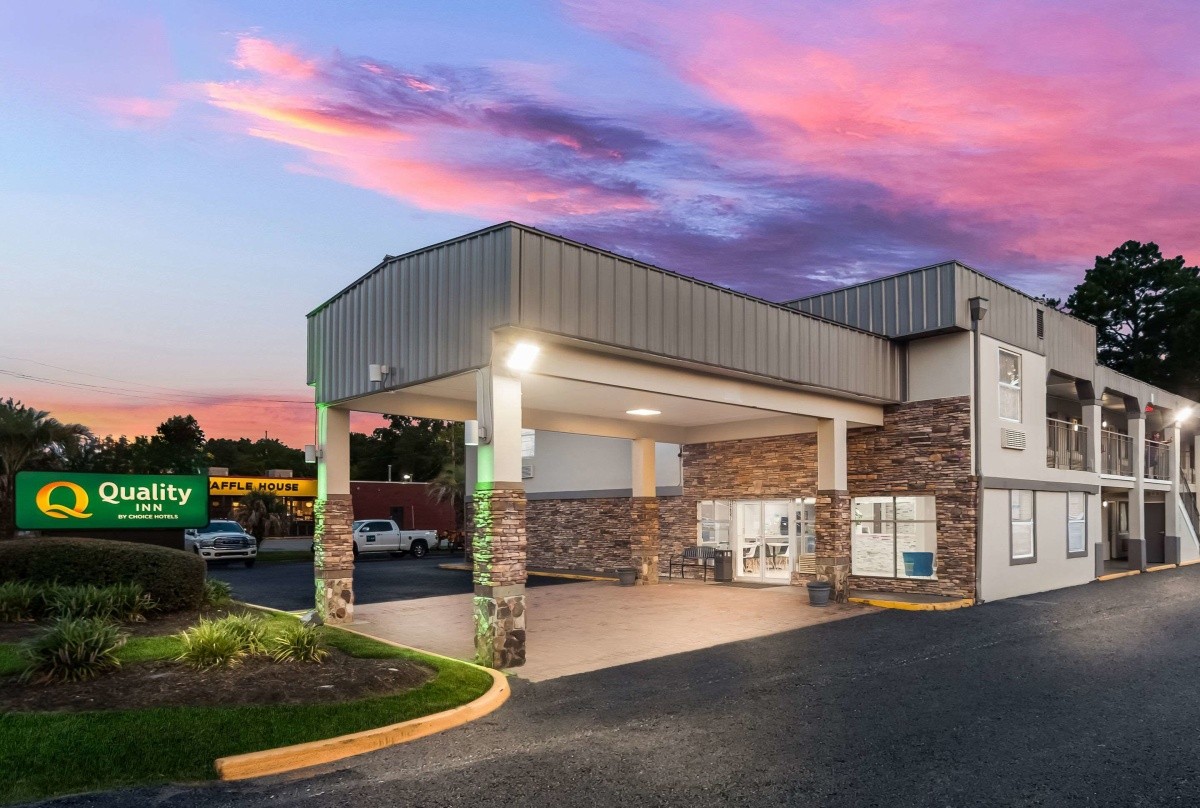 Hotel Quality Inn Charleston Gateway, USA - Invia