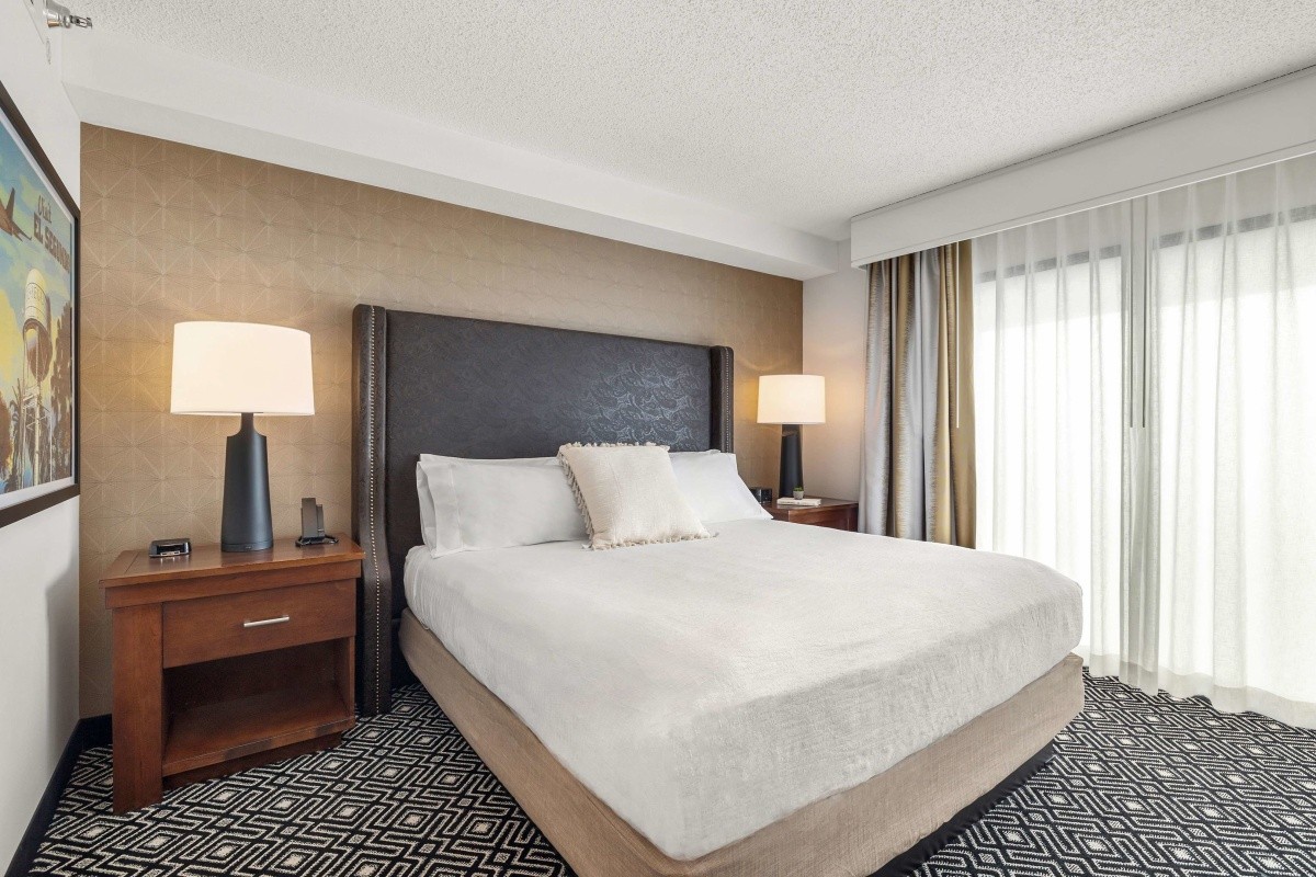 Hotel Embassy Suites by Hilton Los Angeles International Airport South ...