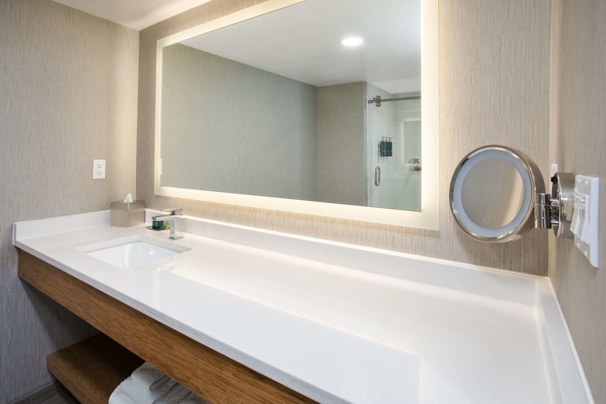 Hotel Radisson Lansing, USA - Invia