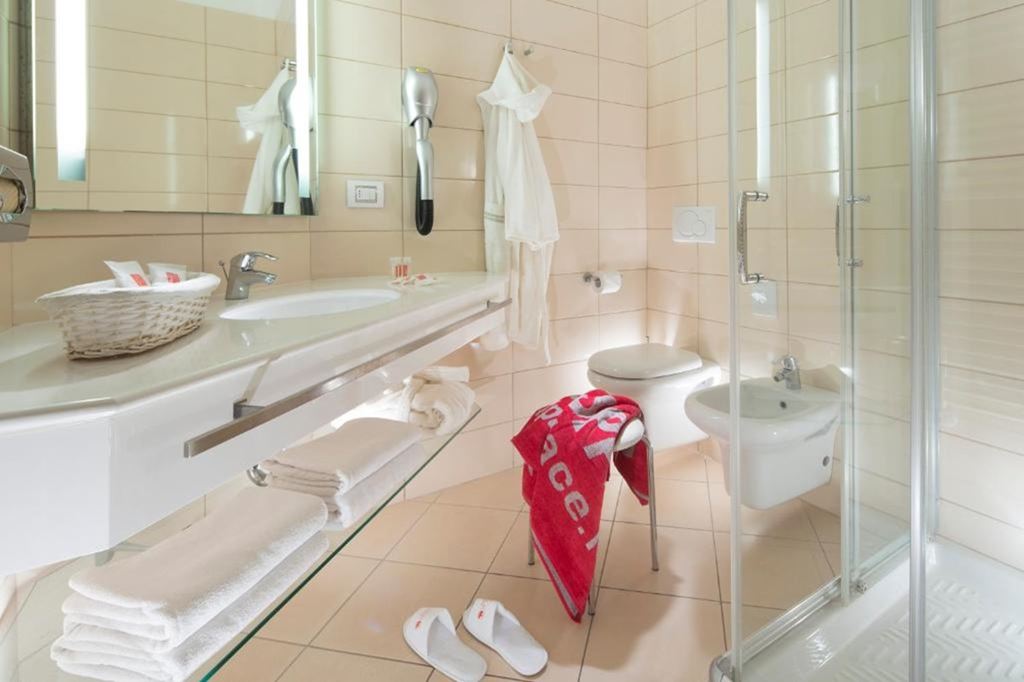 Hotel Terminal Palace, Itálie Rimini - 16 711 Kč (̶1̶8̶ ̶9̶9̶0̶ Kč) Invia