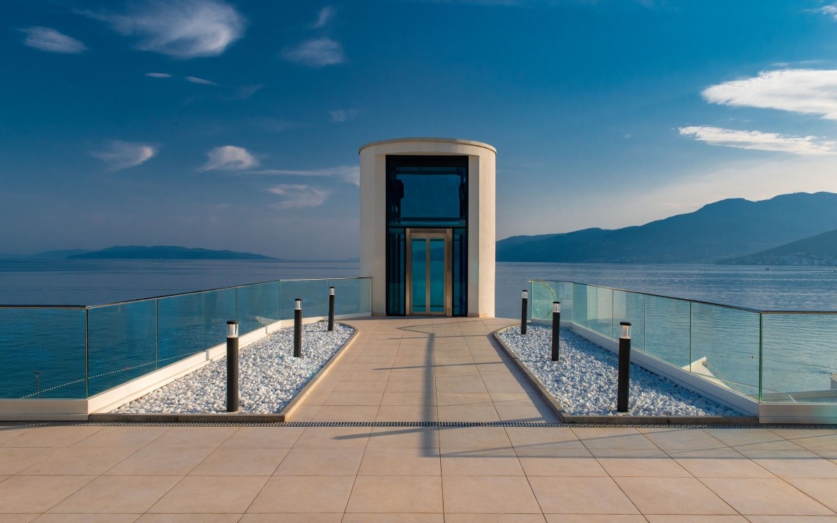 Hilton Rijeka Costabella Beach Resort & Spa szállás, Horvátország ...