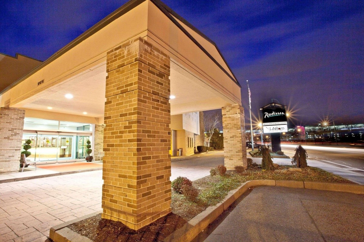 Hotel Radisson Airport Providence, USA - Invia