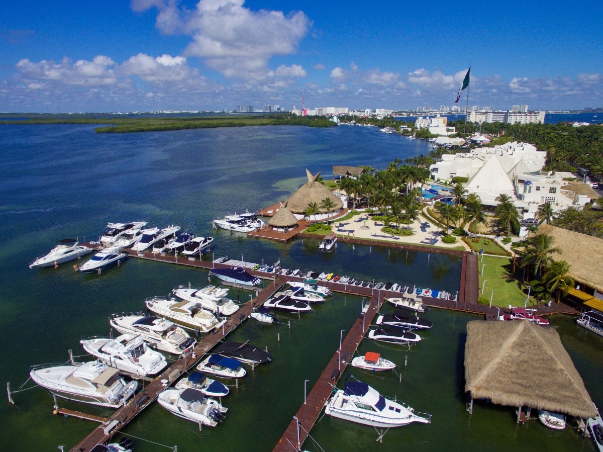 Hotel Sunset Marina Resort & Yacht Club, Mexiko Cancún - 23 388 Kč Invia