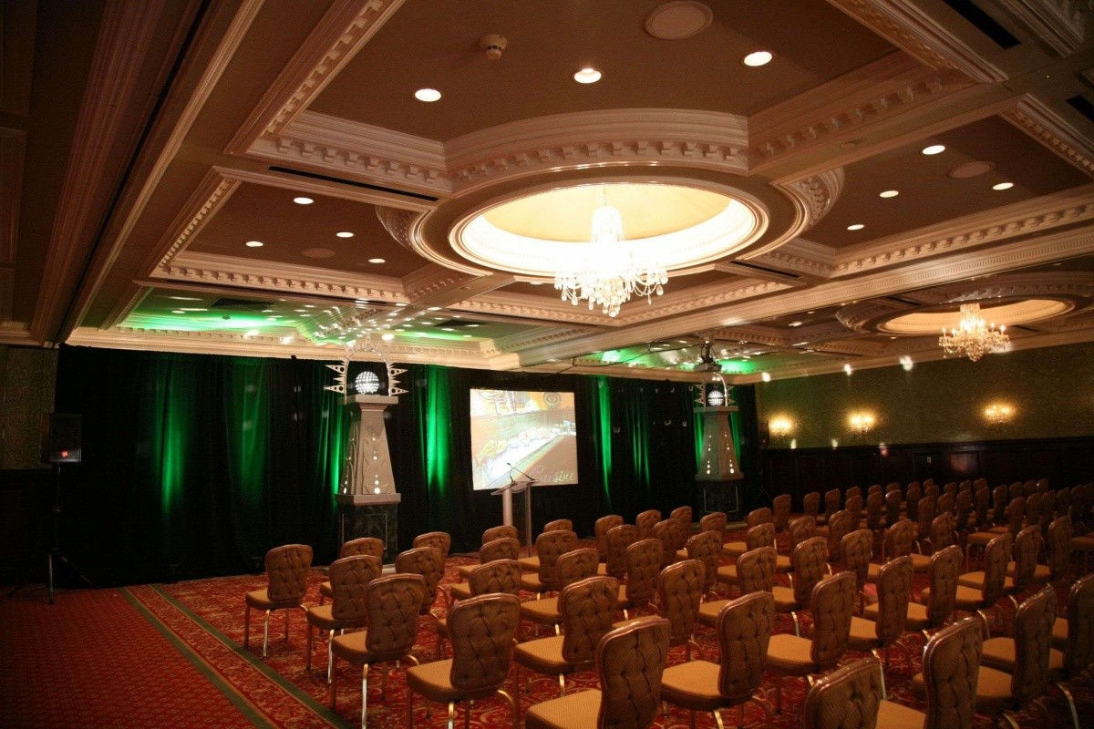 Hotel Radisson Cincinnati Riverfront, USA - Invia