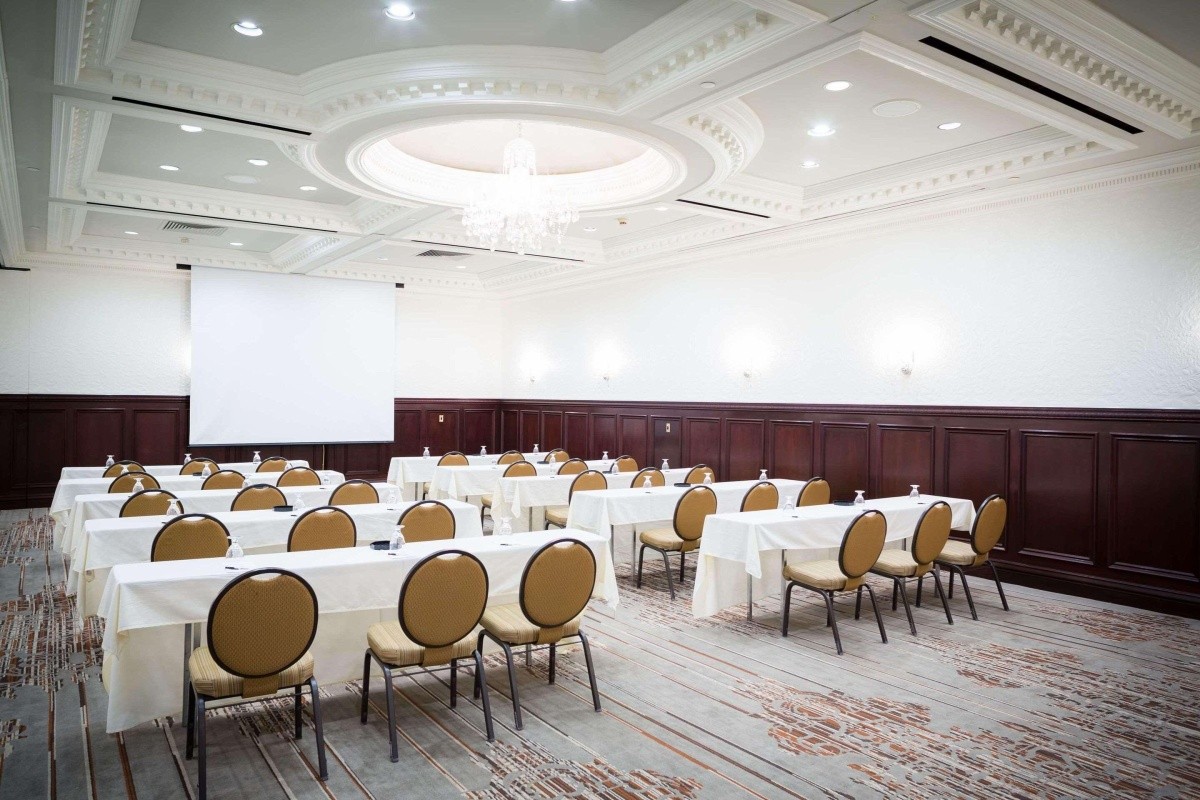 Hotel Radisson Cincinnati Riverfront, USA - Invia