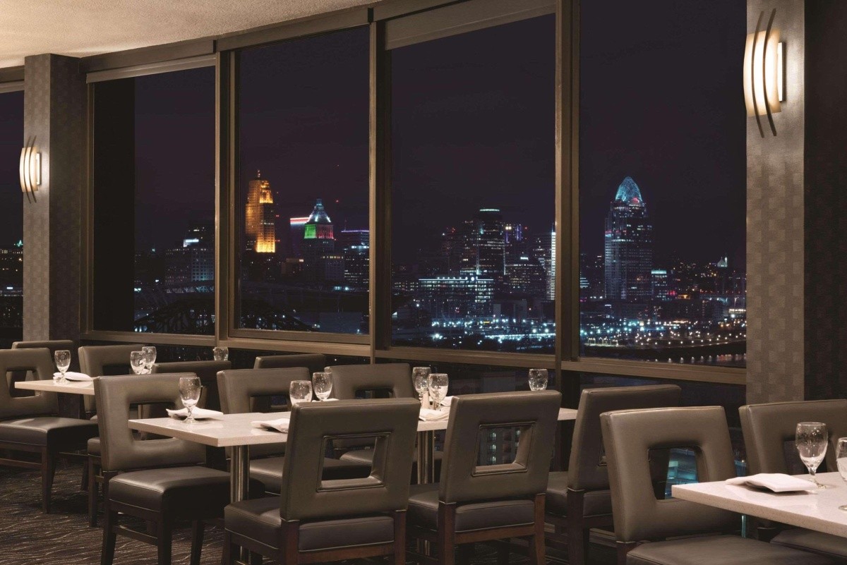Hotel Radisson Cincinnati Riverfront, USA - Invia