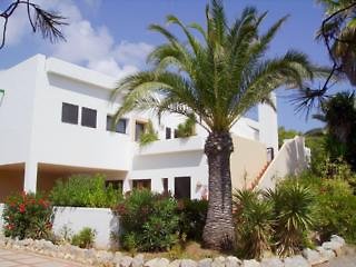 Club Cala Azul (Cala Llenya) szállás, Spanyolország Ibiza - 190 975 Ft ...