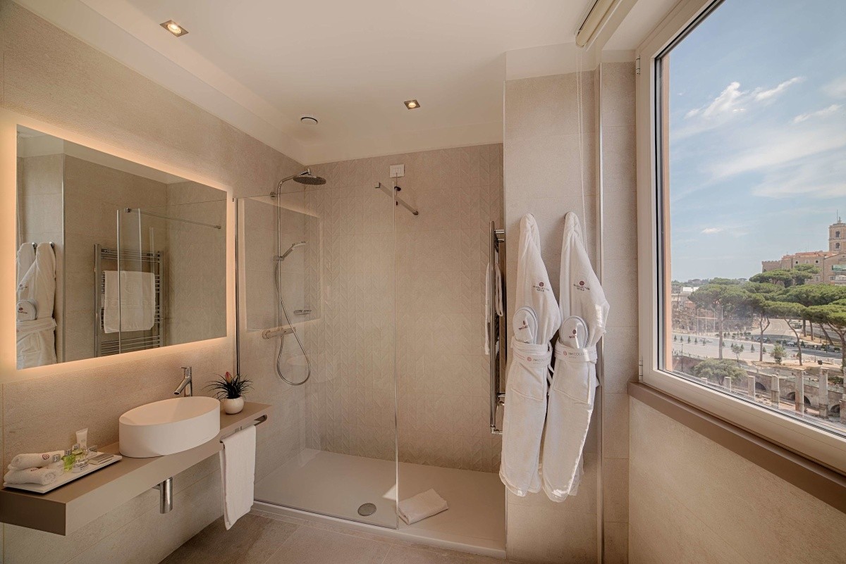 Hotel NH Collection Roma Fori Imperiali, Rzym - Włochy, opinie ...