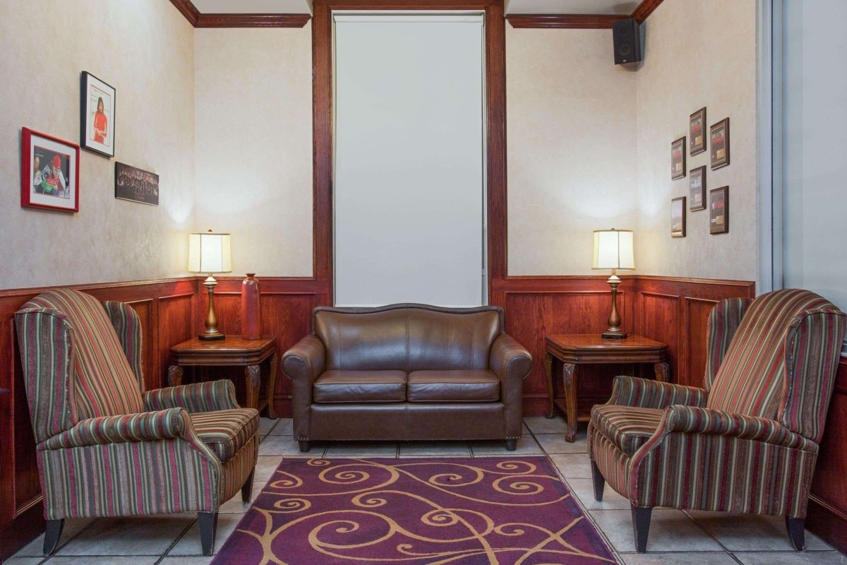 Hotel Ramada Red Deer Hotel & Suites, Kanada - Invia