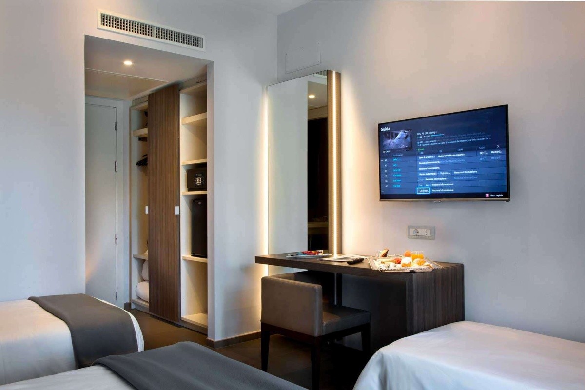 Hotel Hotel Marad, Itálie Neapol - 11 316 Kč Invia