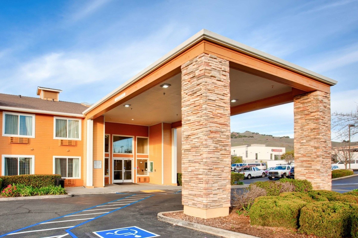 Hotel Quality Inn near Six Flags Discovery Kingdom-Napa Valley, USA ...